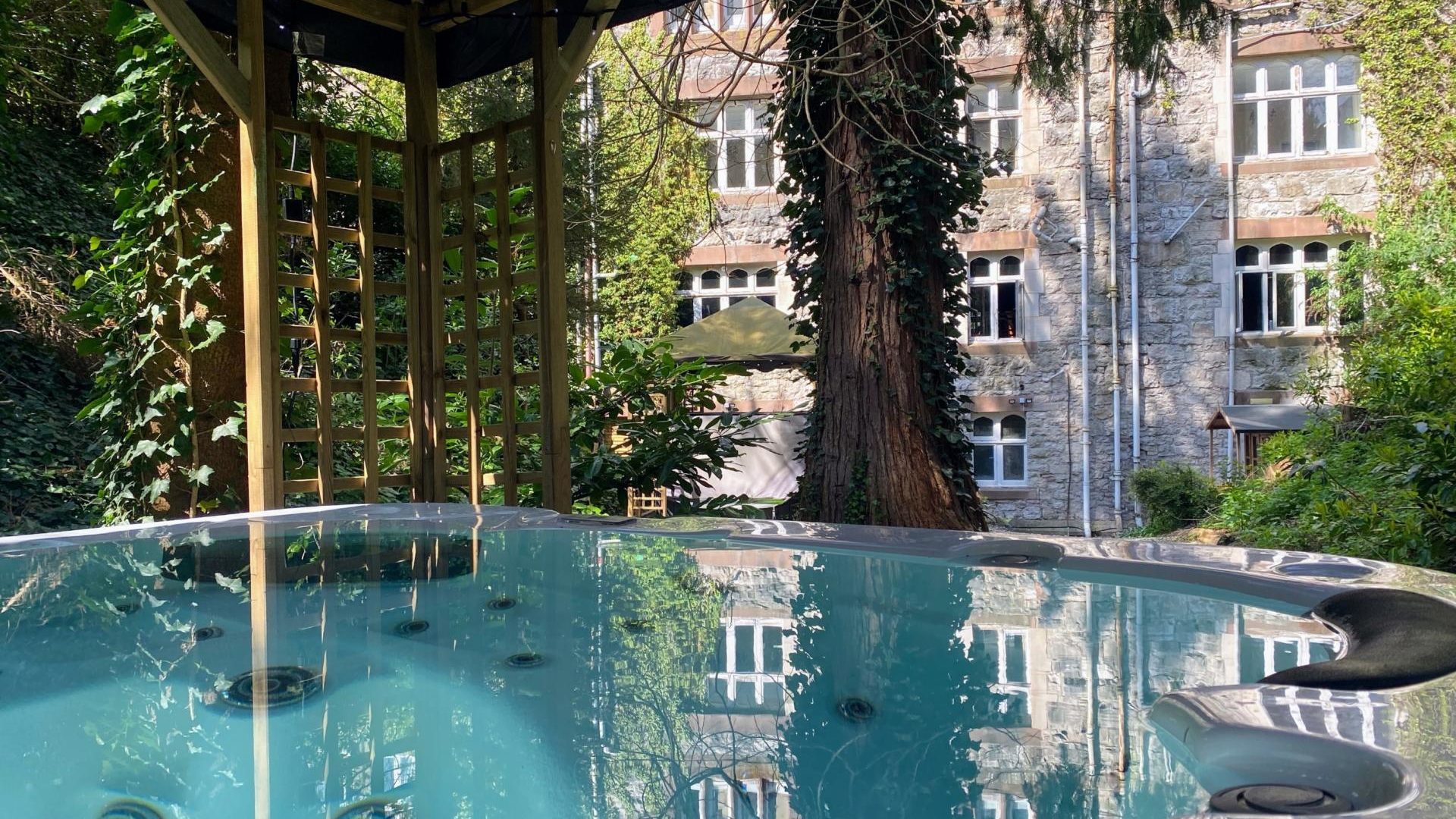 Spa Access Facilities | Hotels With Outdoor Hot Tubs