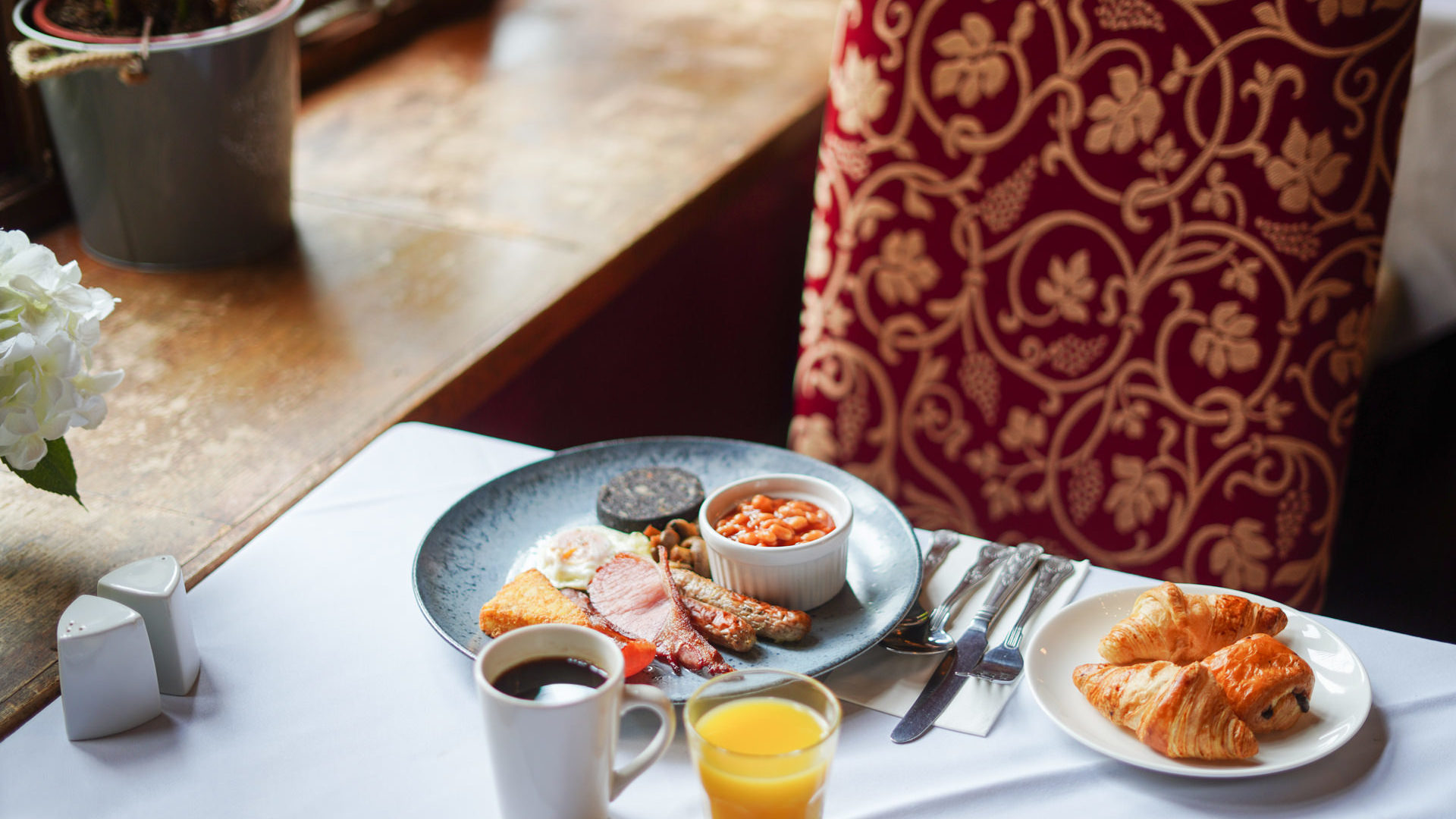 Breakfast at Ruthin Castle | Castle Hotel in North Wales
